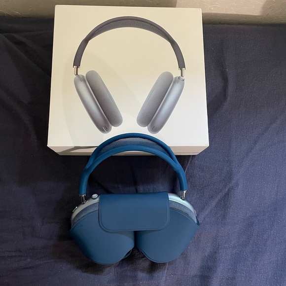 Apple | Headphones | Apple Airpod Maxes Gently Used | Poshmark